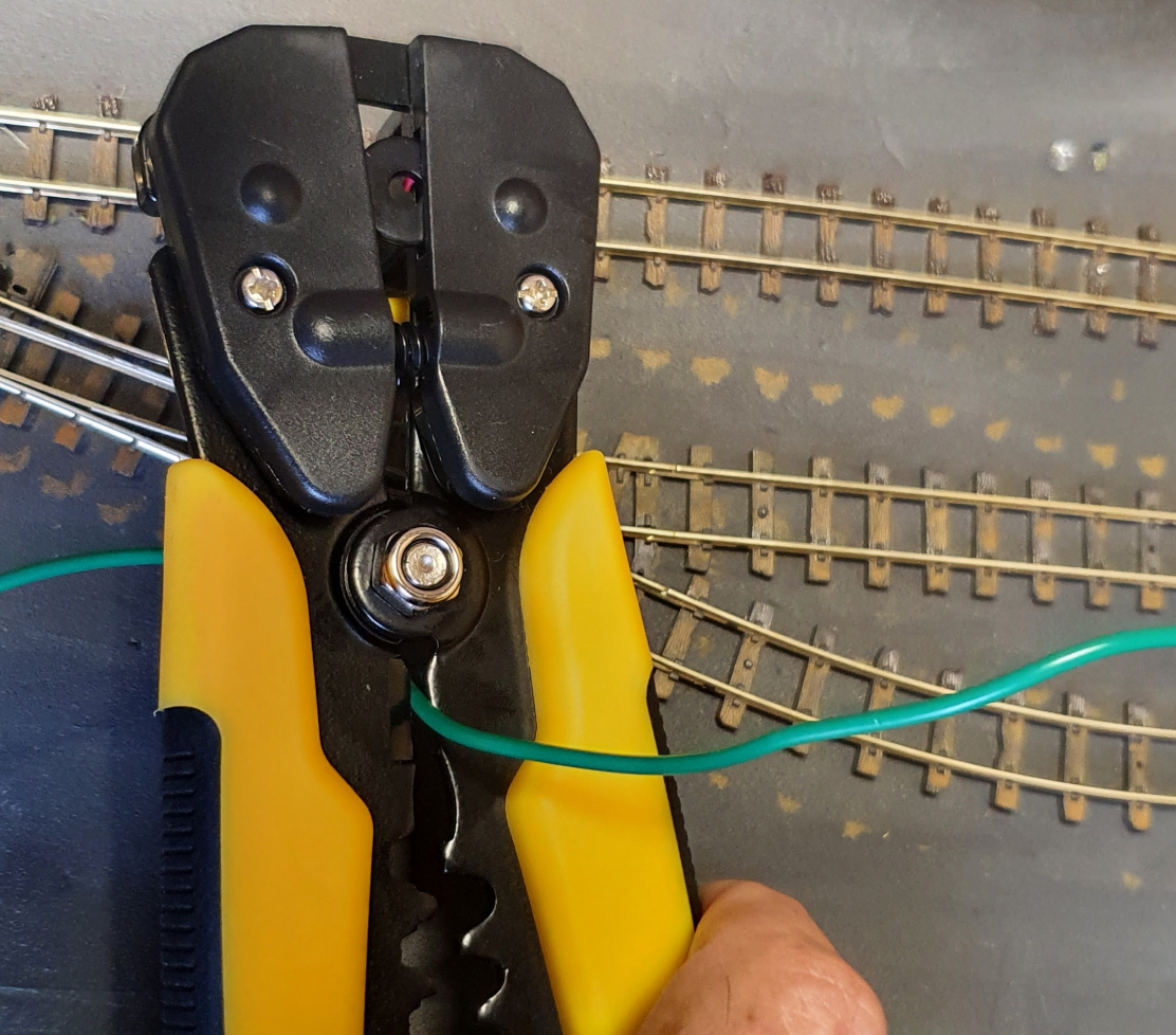 Best wire stripping tool for model railways and household electrics