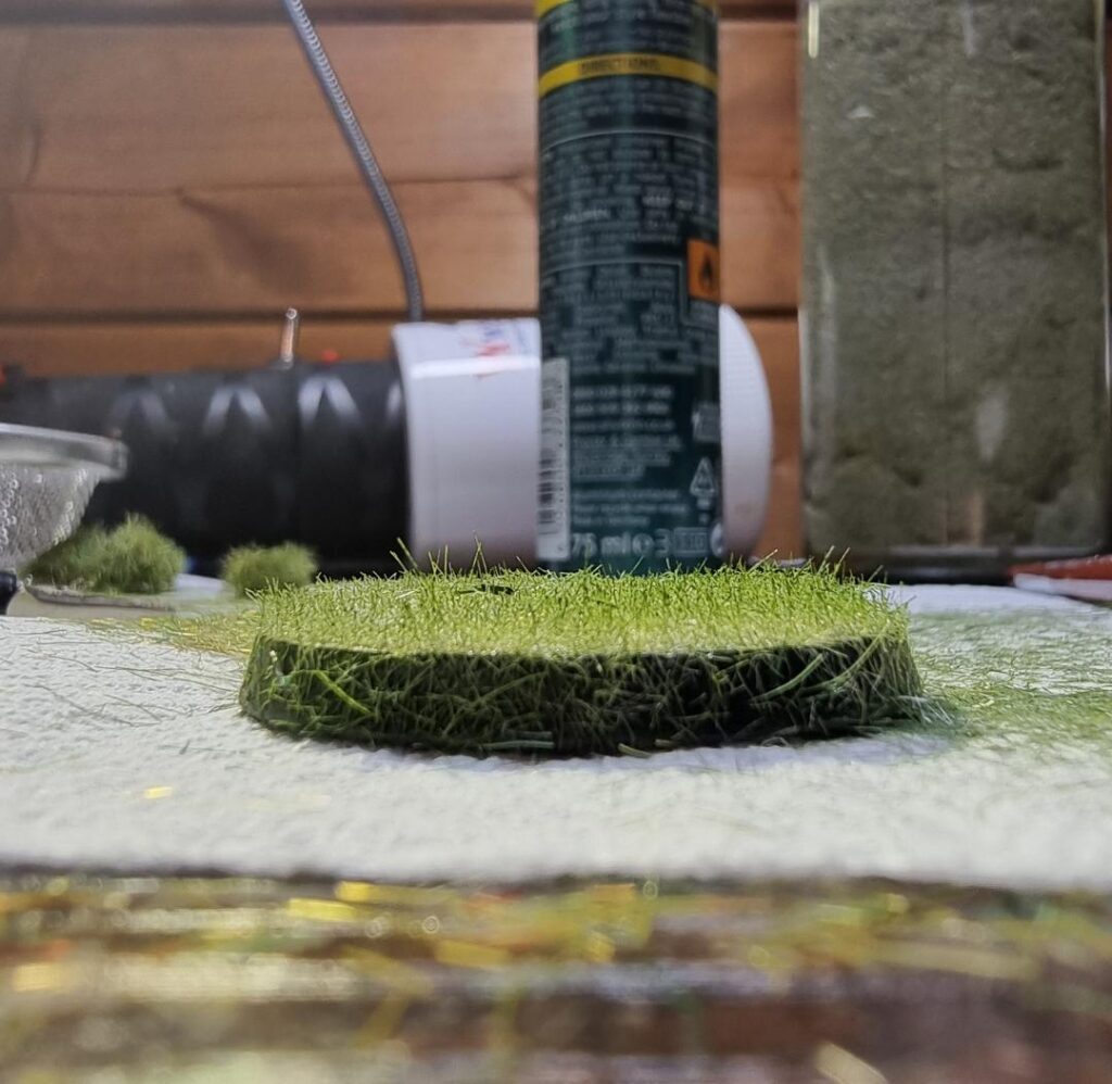 Static grass miniature bases - how to : MRE, the award-winning ...